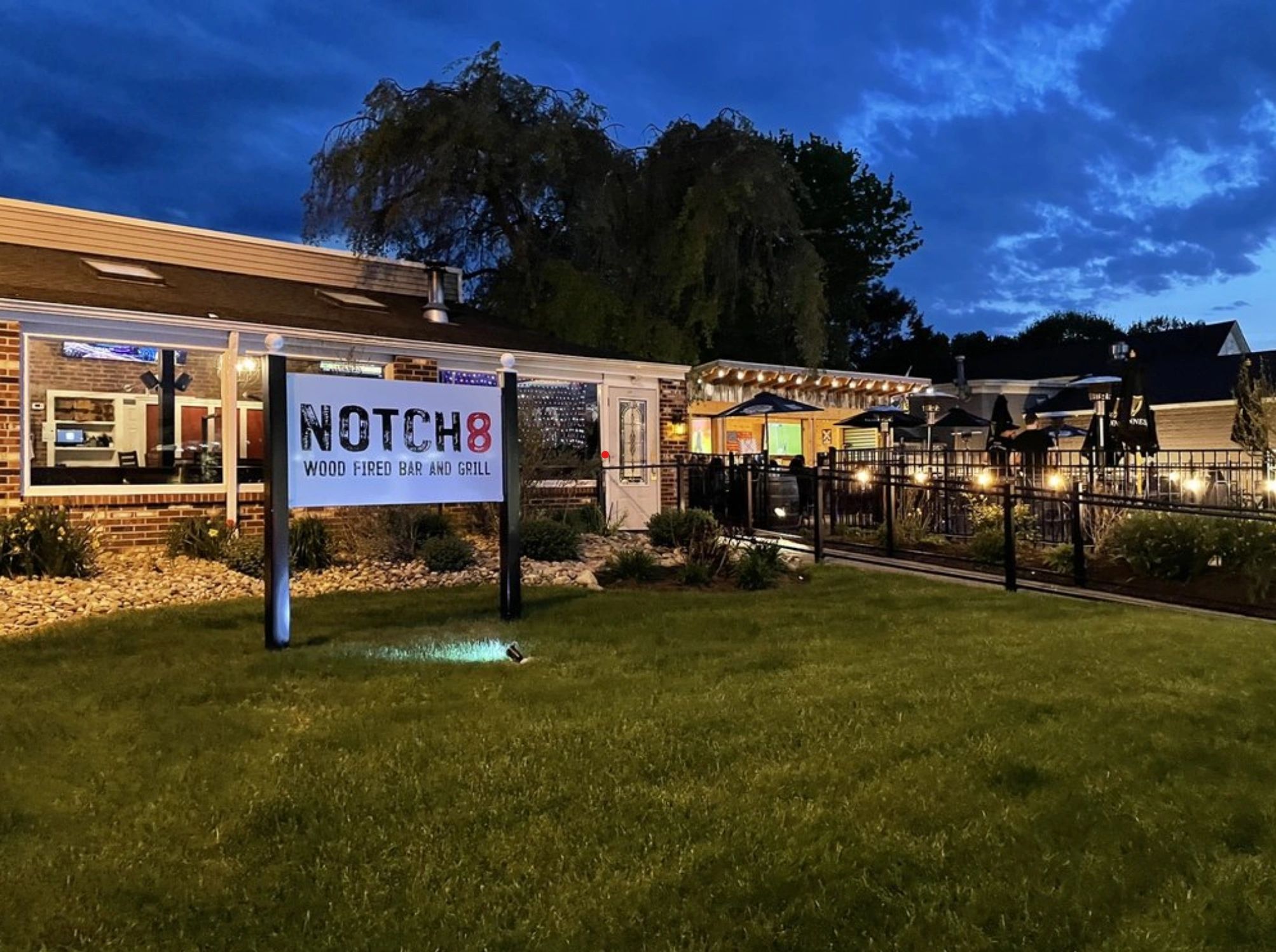 Notch 8 Bar & Grill